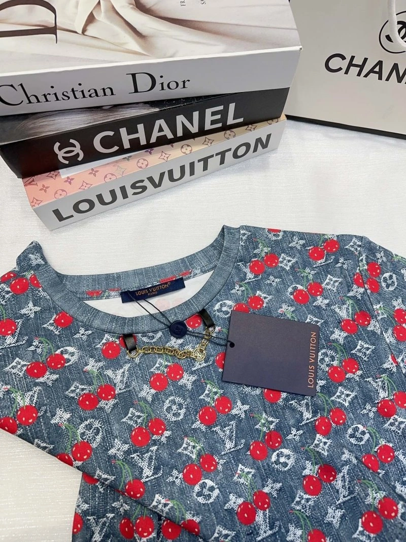 Bargain Louis Vuitton T-Shirts