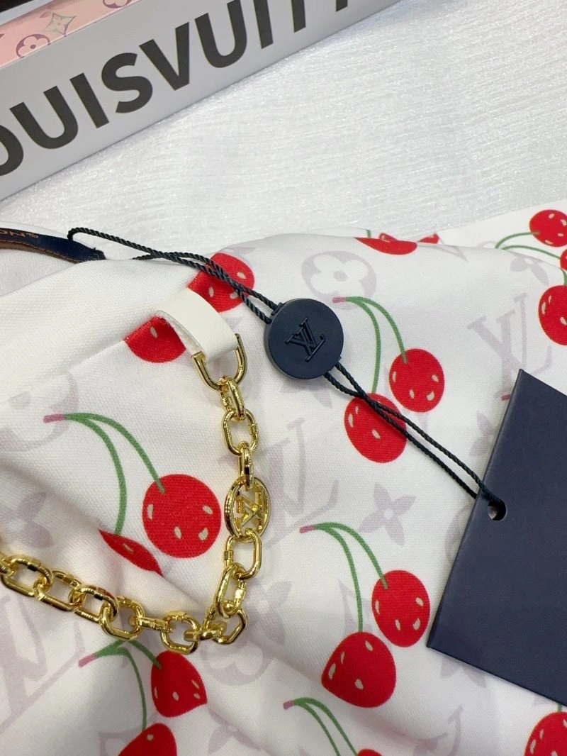 Cut-rate Louis Vuitton T-Shirts