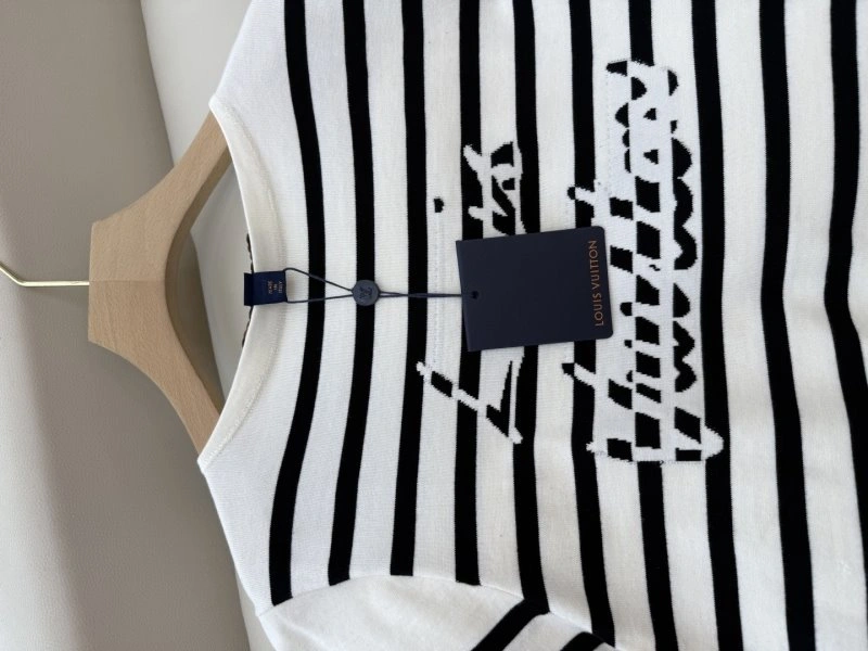 Precise copy Louis Vuitton T-Shirts