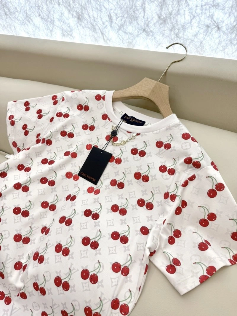 1:1 copy Louis Vuitton T-Shirts