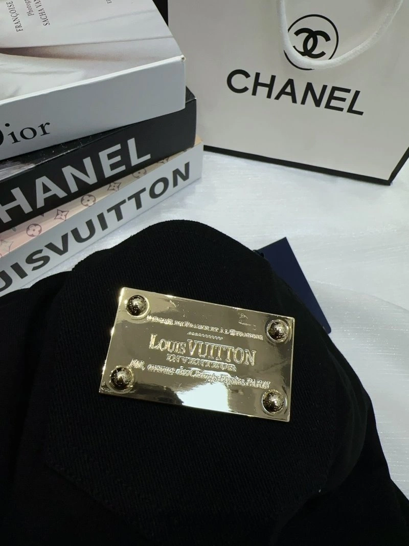 Factory-made Louis Vuitton T-Shirts