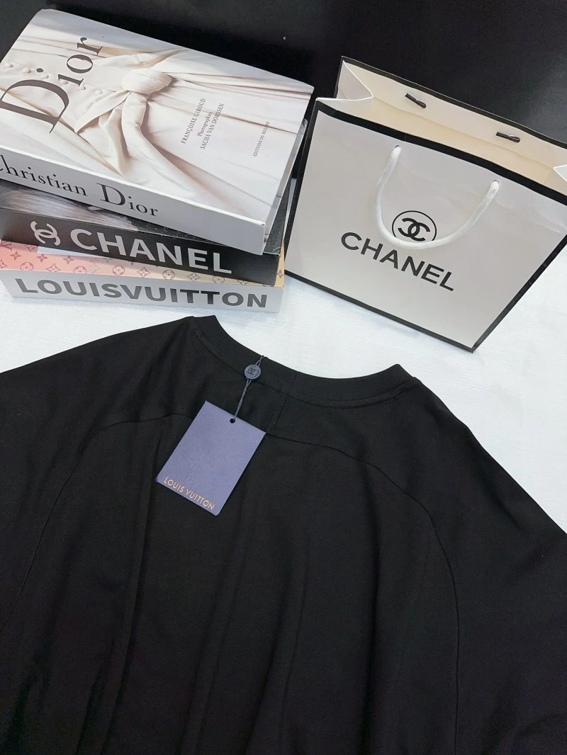 Factory-made Louis Vuitton T-Shirts