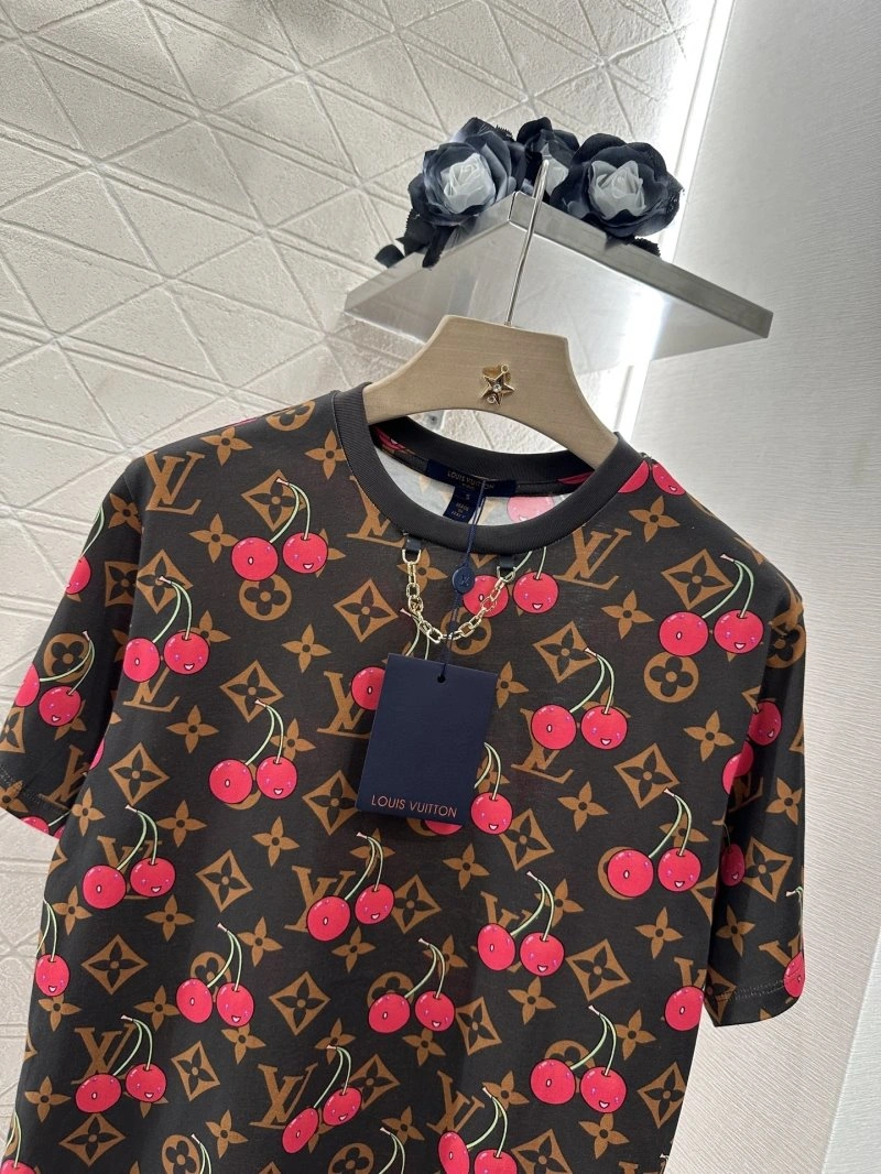 High fidelity Louis Vuitton T-Shirts