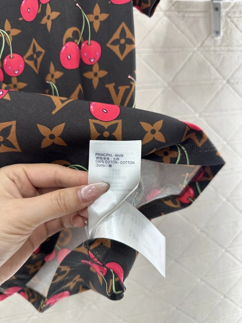 High fidelity Louis Vuitton T-Shirts