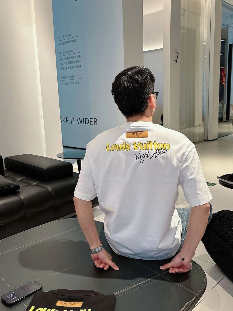 Low-cost Louis Vuitton T-Shirts