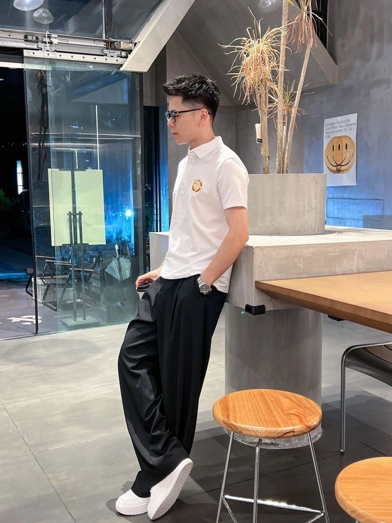 Exact replica Louis Vuitton T-Shirts