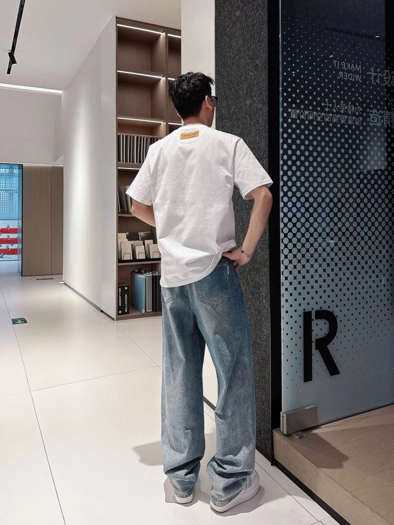 Precise copy Louis Vuitton T-Shirts