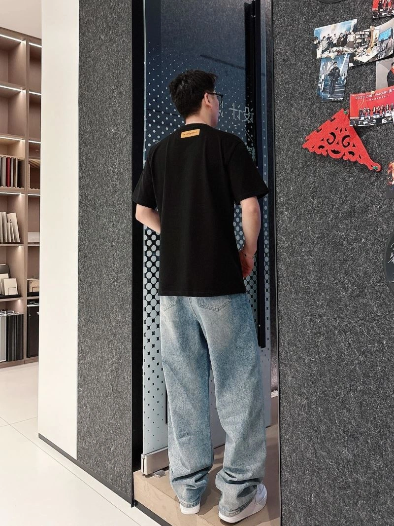 Inexpensive Louis Vuitton T-Shirts