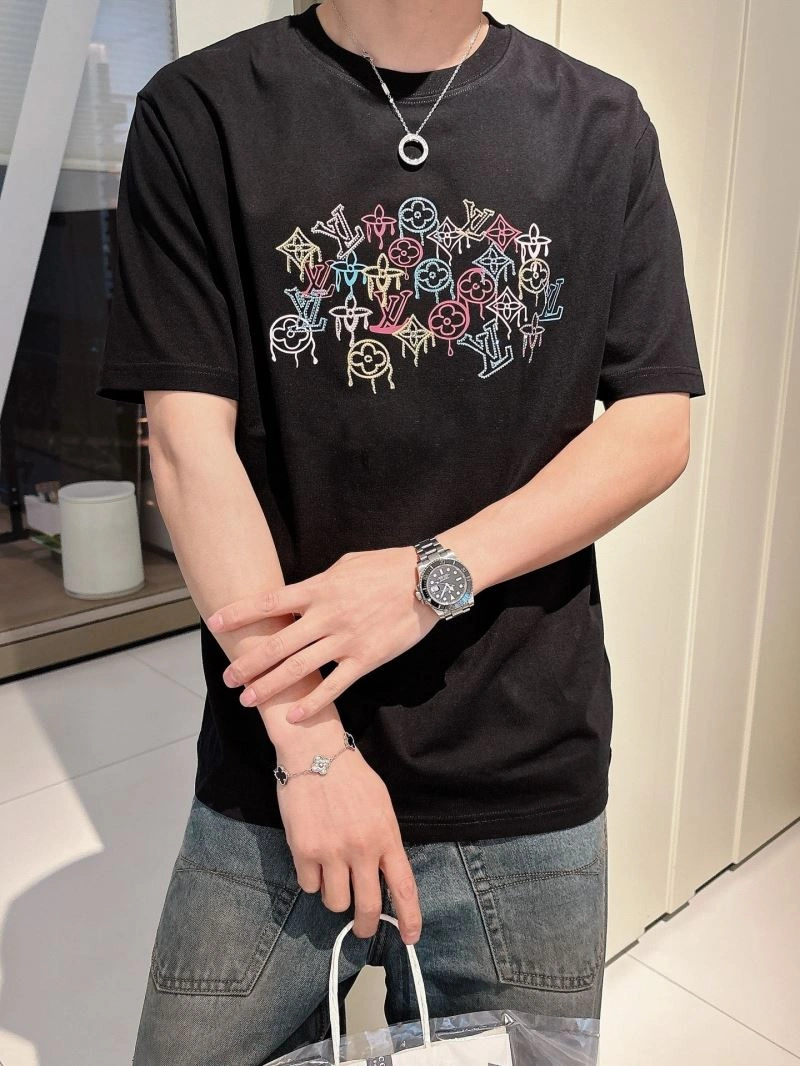 Accurate model Louis Vuitton T-Shirts