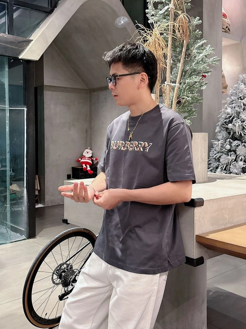 Bargain Louis Vuitton T-Shirts