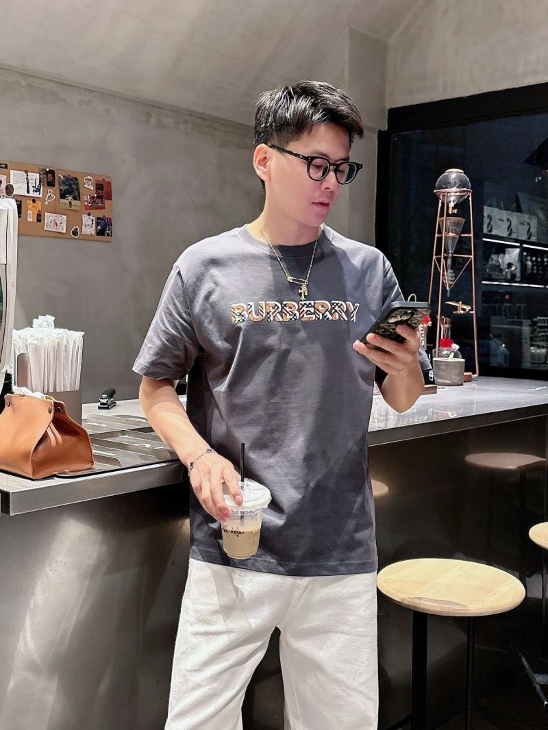 Bargain Louis Vuitton T-Shirts