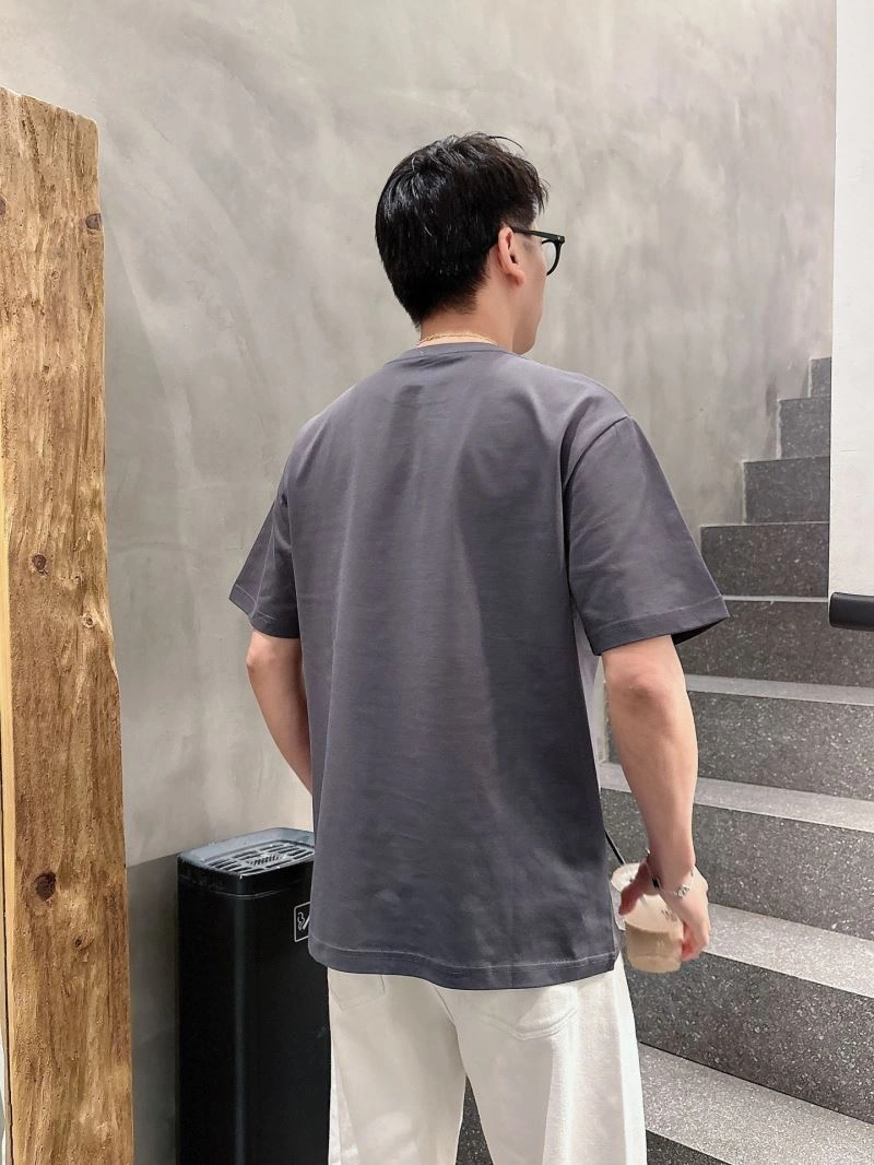 Bargain Louis Vuitton T-Shirts