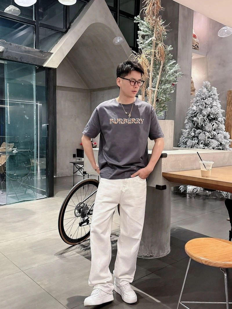 Bargain Louis Vuitton T-Shirts