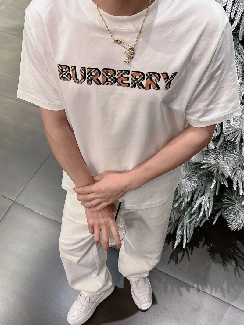 Indistinguishable Louis Vuitton T-Shirts