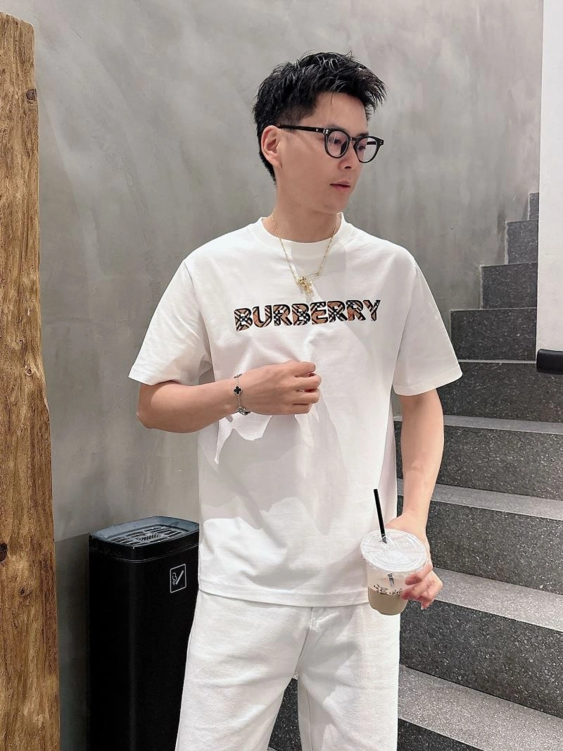 Indistinguishable Louis Vuitton T-Shirts