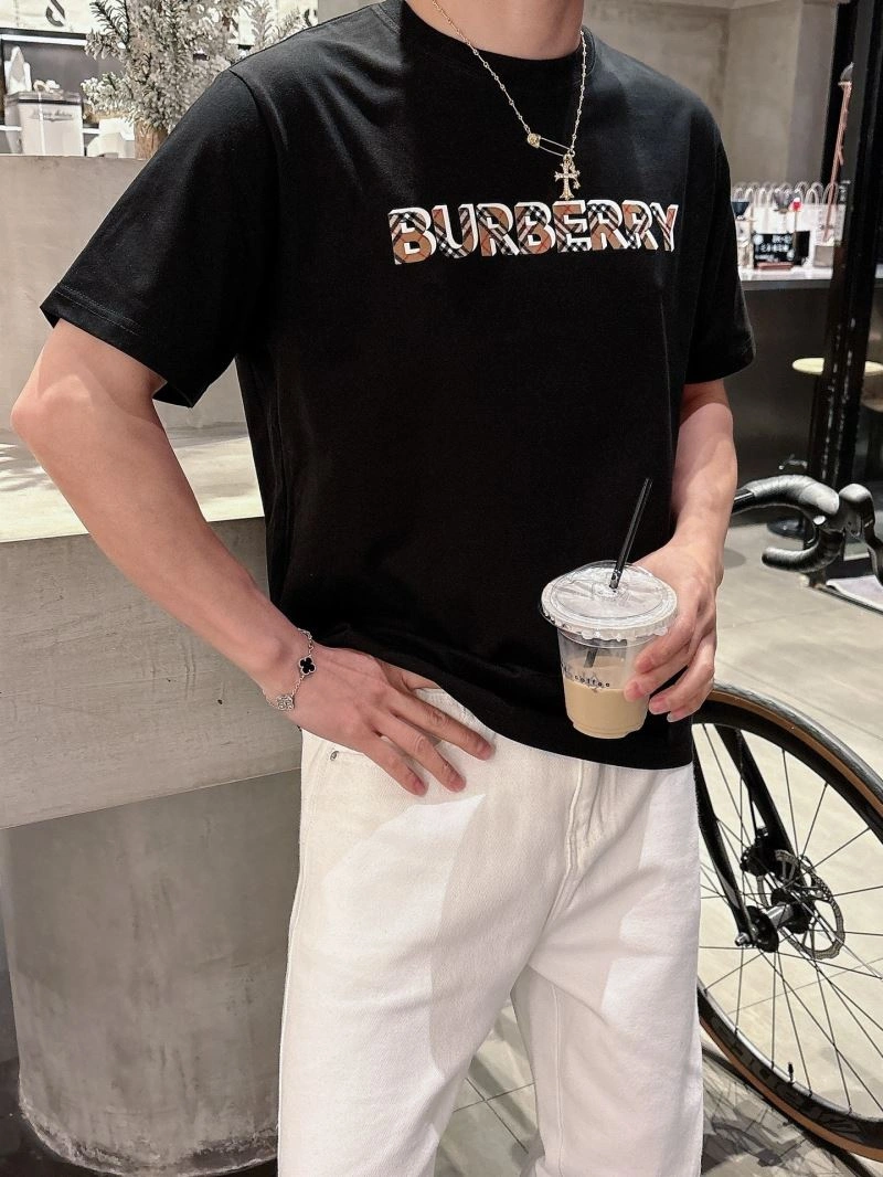 Accurate model Louis Vuitton T-Shirts