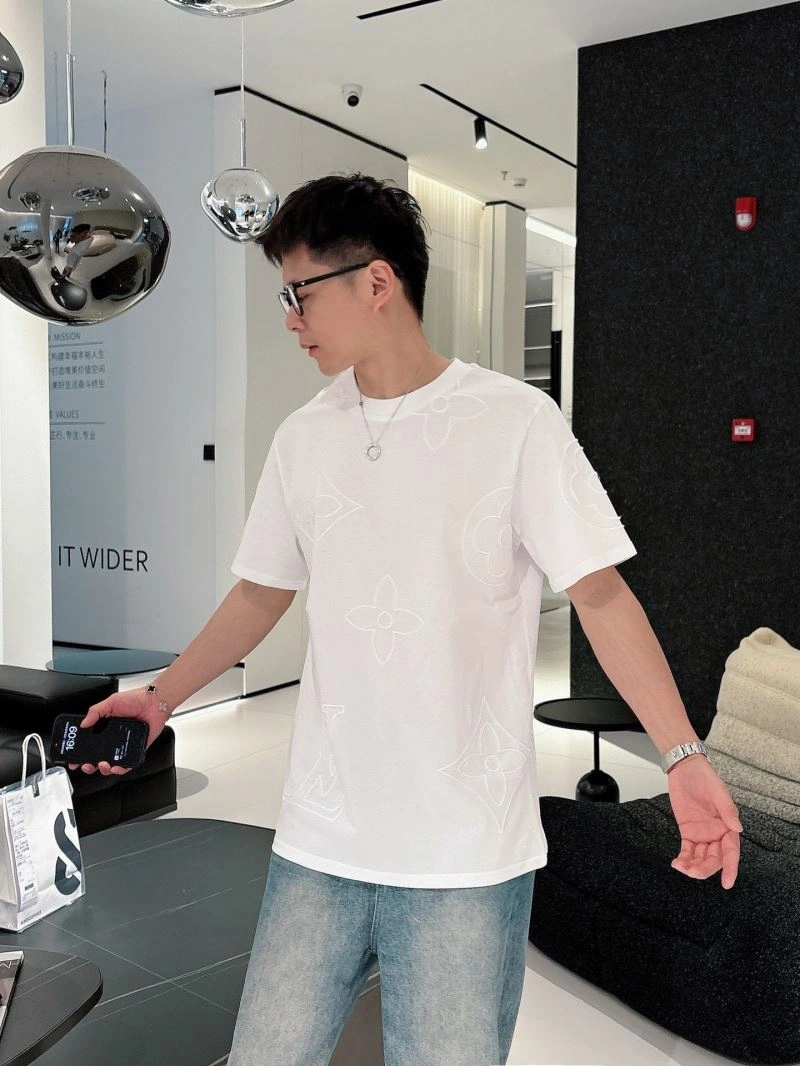 Top match Louis Vuitton T-Shirts