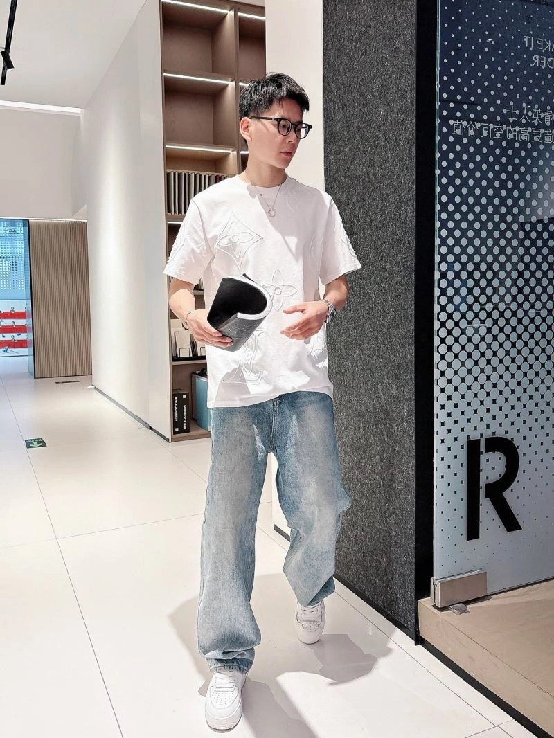 Top match Louis Vuitton T-Shirts