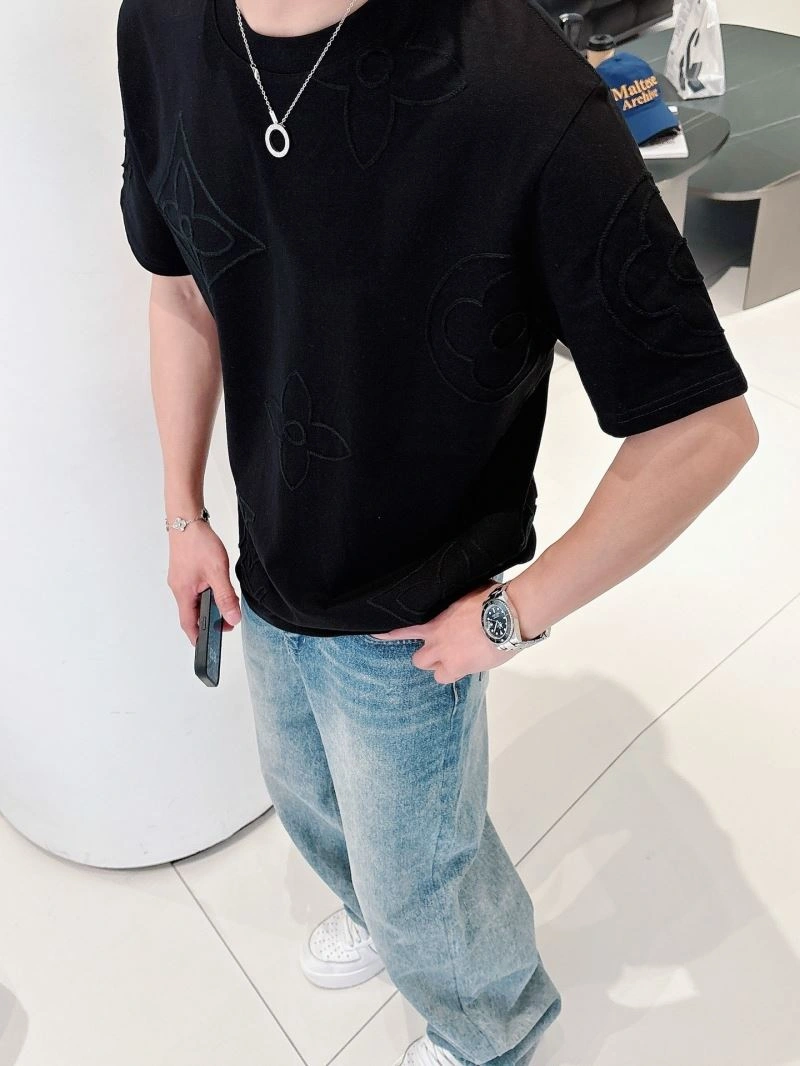 Accurate model Louis Vuitton T-Shirts