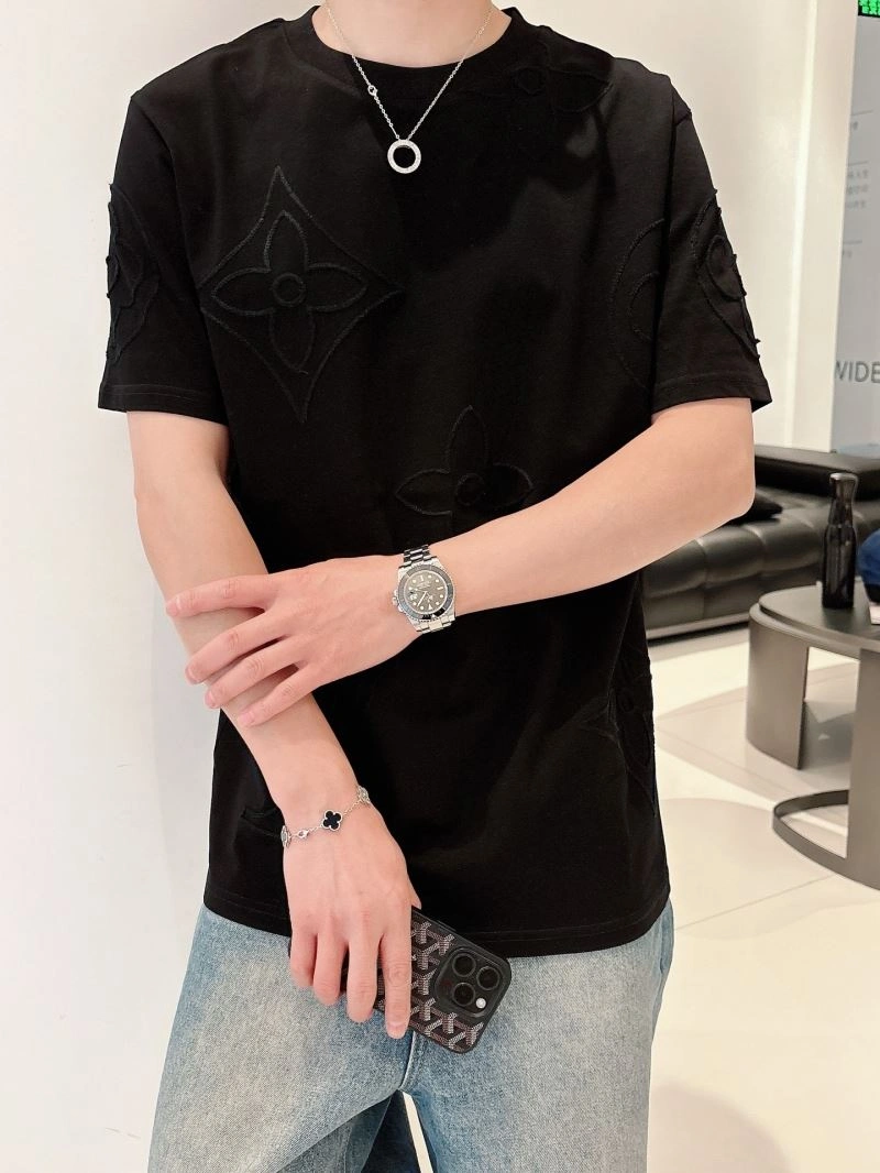 Accurate model Louis Vuitton T-Shirts