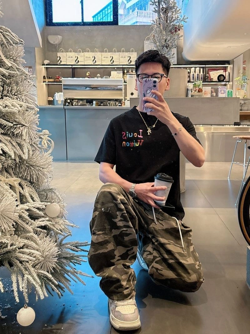 Official Louis Vuitton T-Shirts