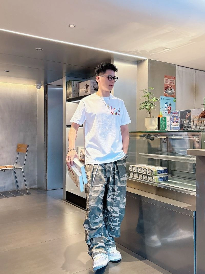 Official Louis Vuitton T-Shirts
