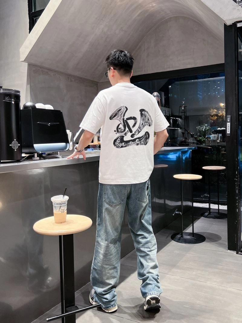 Bargain Louis Vuitton T-Shirts