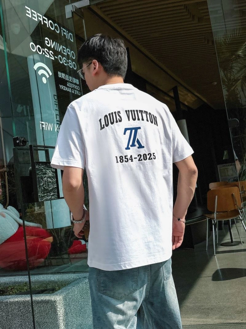 Exact replica Louis Vuitton T-Shirts