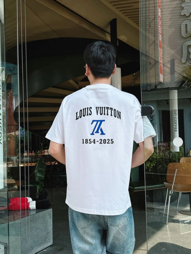 Exact replica Louis Vuitton T-Shirts