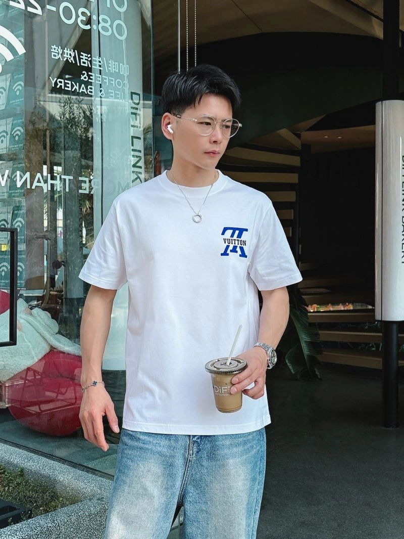 Exact replica Louis Vuitton T-Shirts