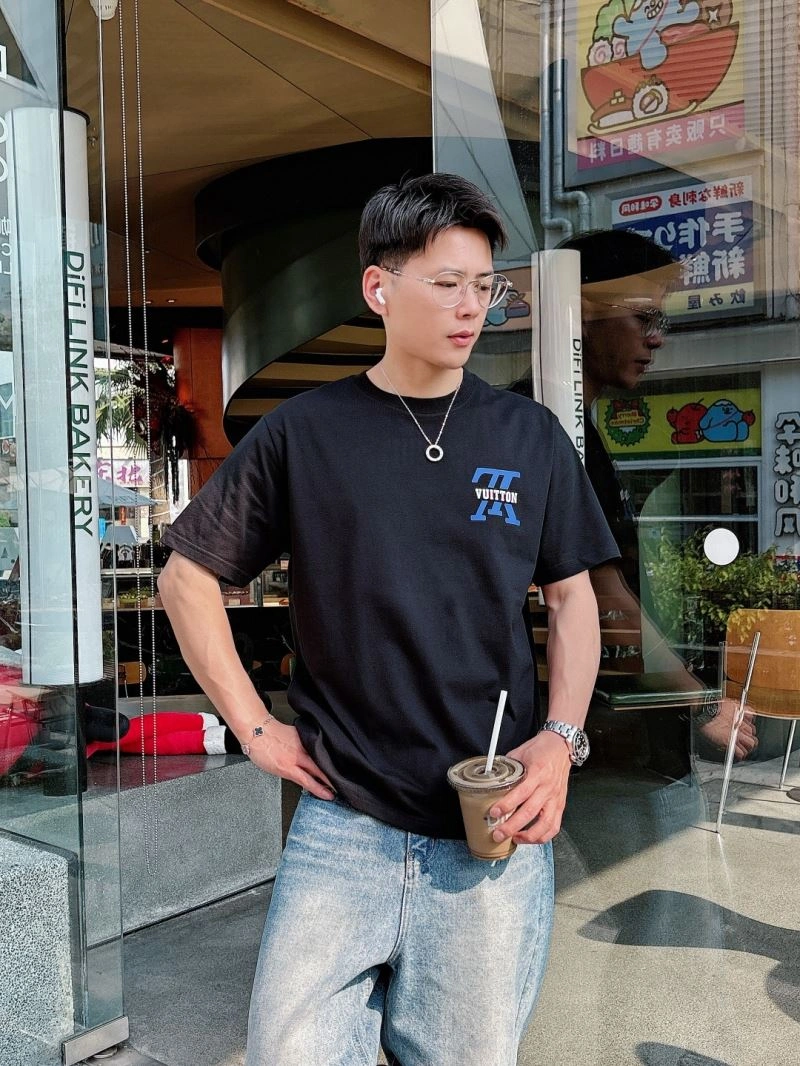 Low-cost Louis Vuitton T-Shirts