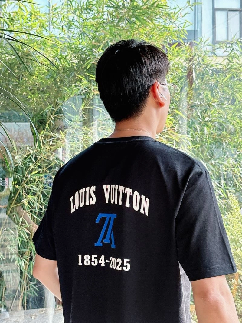 Low-cost Louis Vuitton T-Shirts