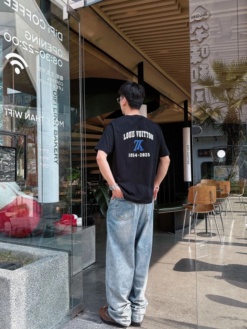 Low-cost Louis Vuitton T-Shirts