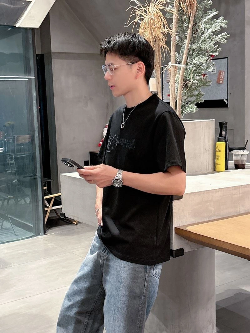 Discounted Louis Vuitton T-Shirts