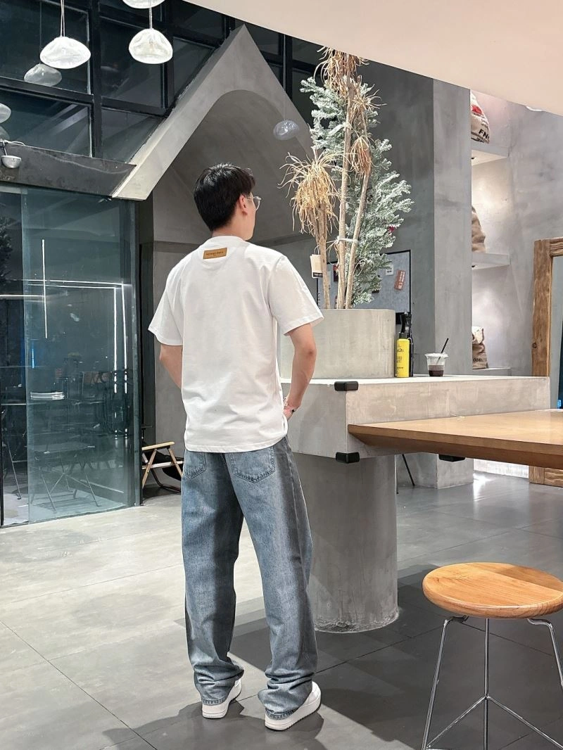 Factory-made Louis Vuitton T-Shirts
