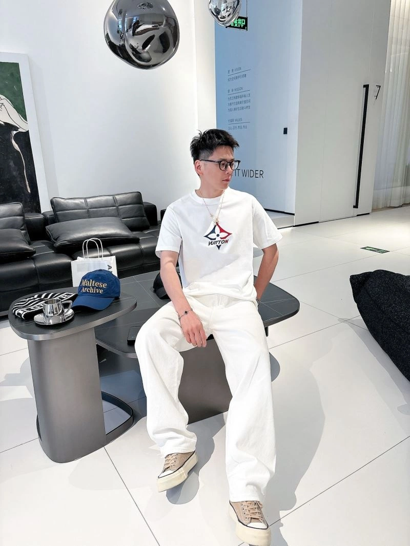 Top match Louis Vuitton T-Shirts