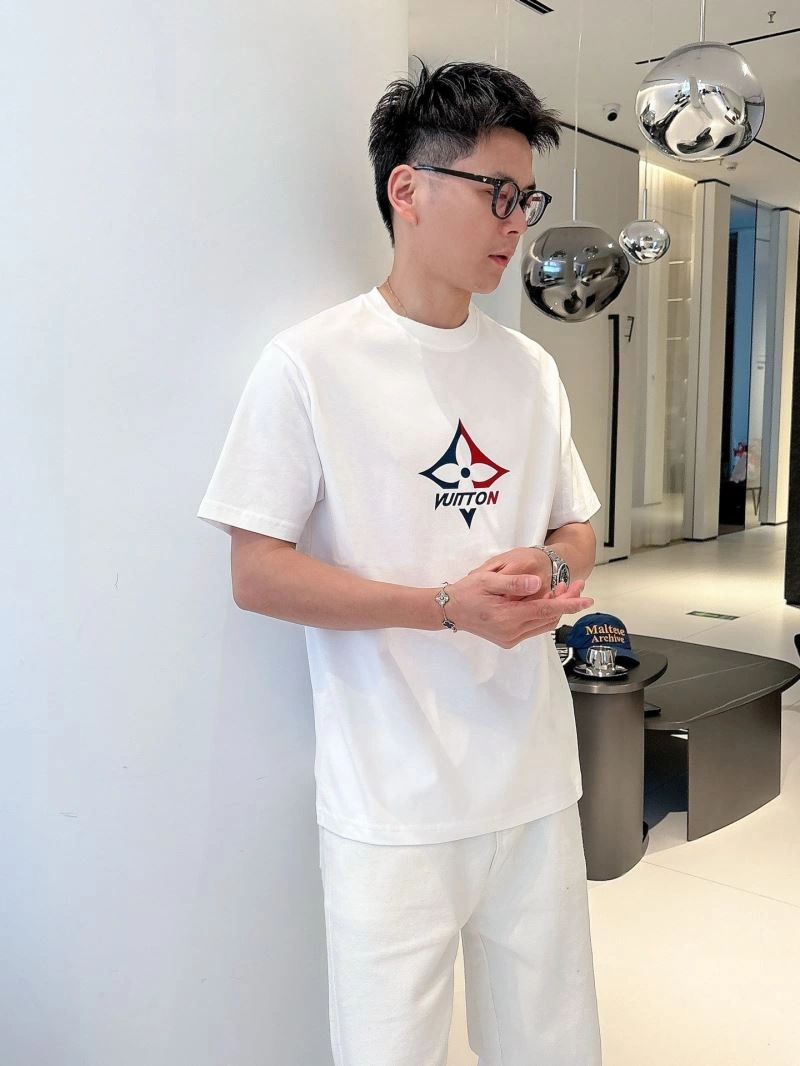 Top match Louis Vuitton T-Shirts