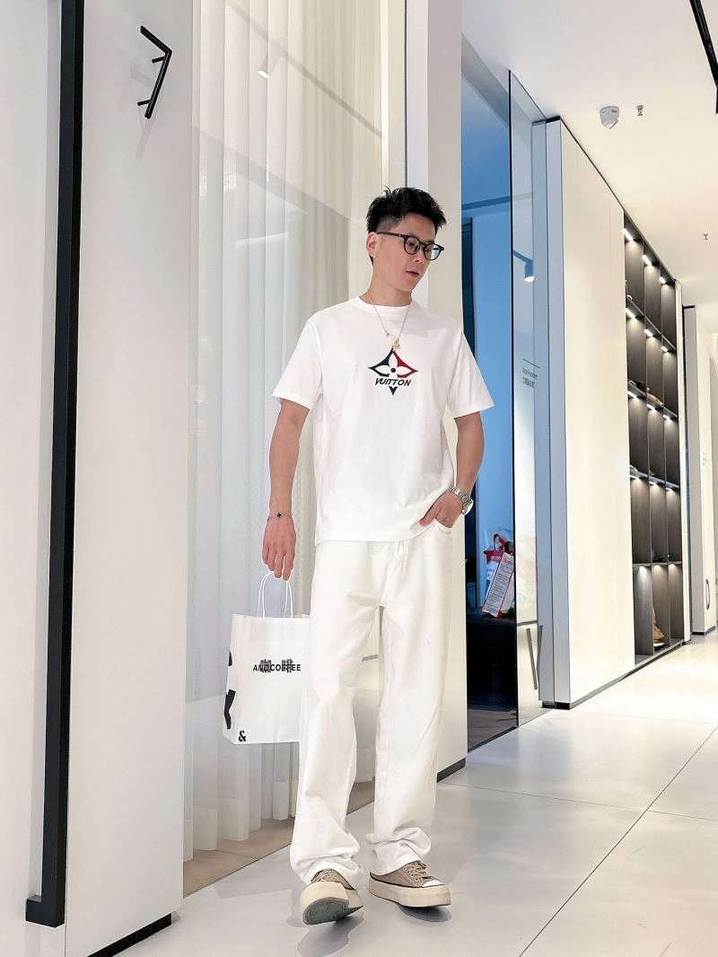 Top match Louis Vuitton T-Shirts