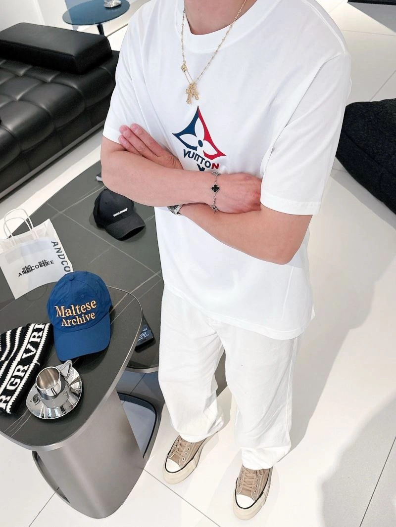 Top match Louis Vuitton T-Shirts