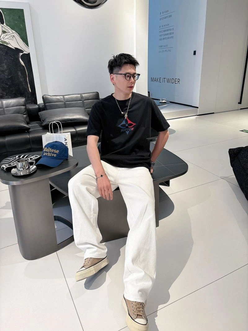 Exact replica Louis Vuitton T-Shirts