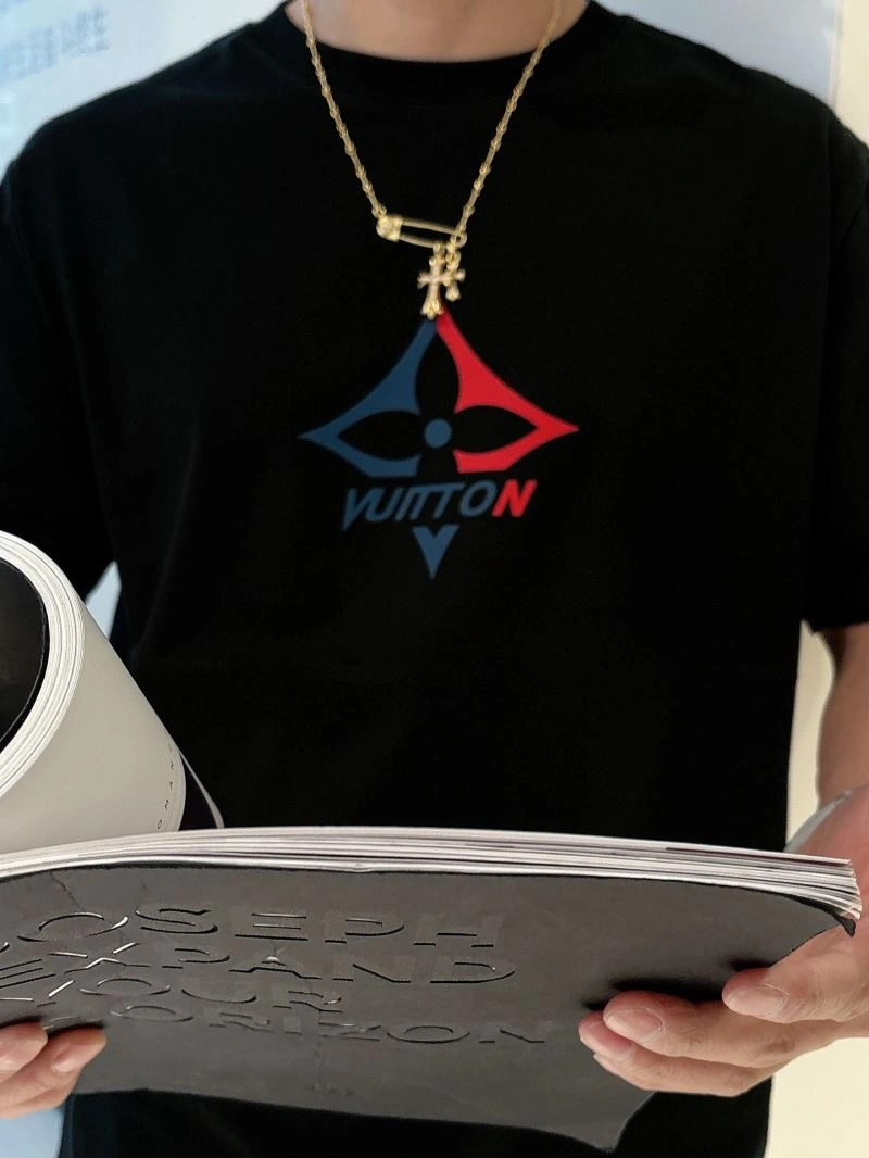 Exact replica Louis Vuitton T-Shirts