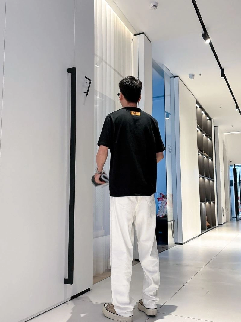 Exact replica Louis Vuitton T-Shirts