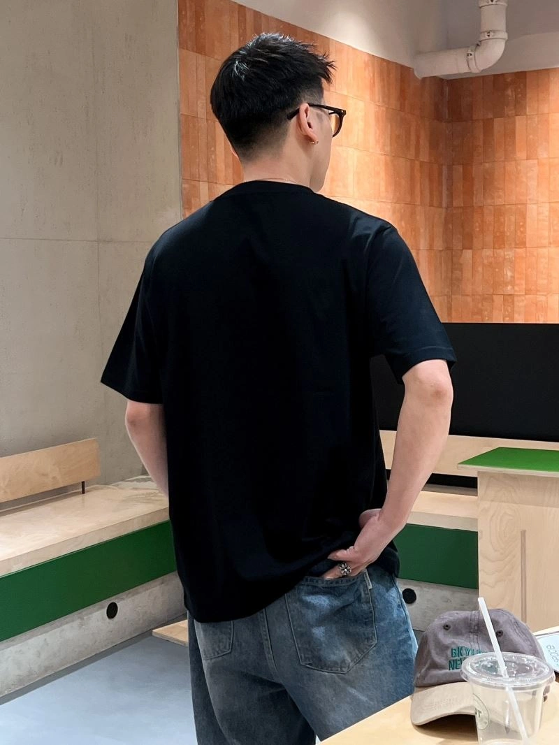 Low-cost Louis Vuitton T-Shirts