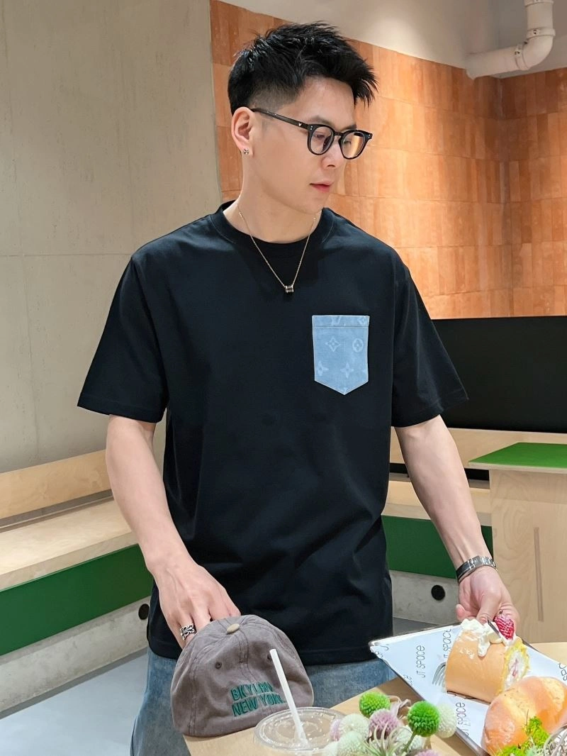 Low-cost Louis Vuitton T-Shirts
