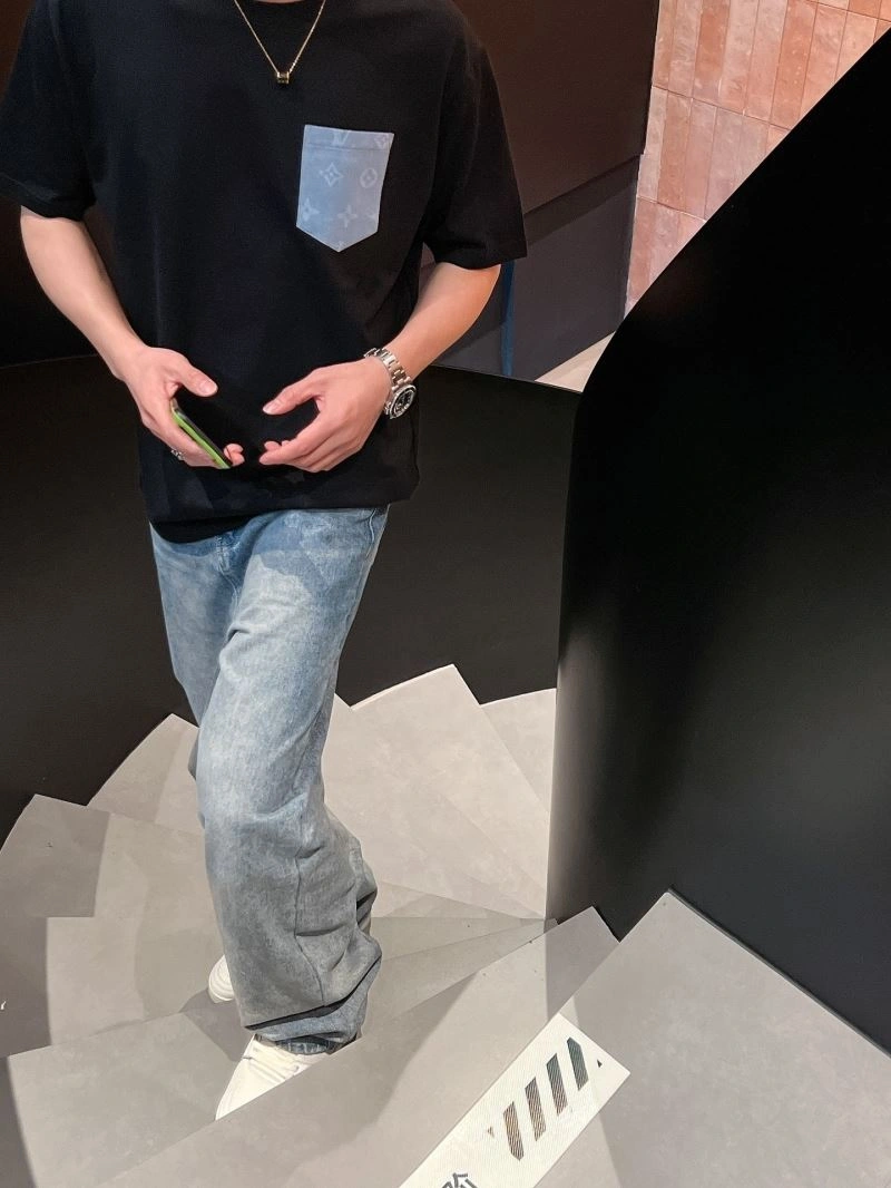 Low-cost Louis Vuitton T-Shirts