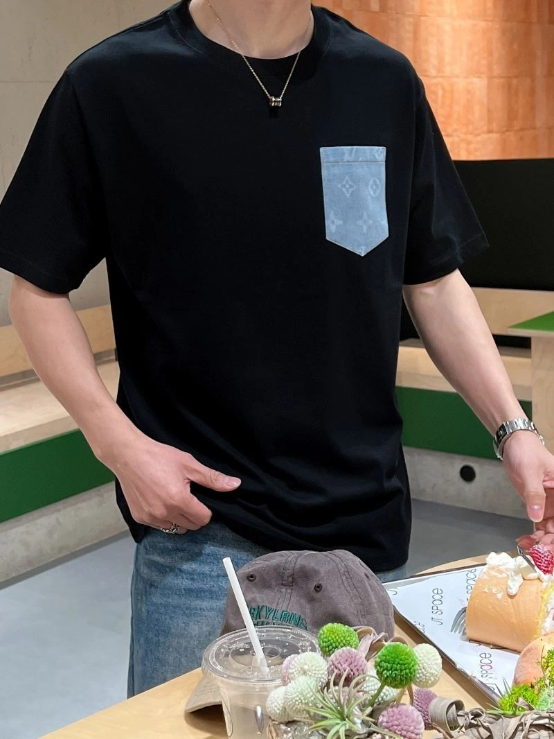 Low-cost Louis Vuitton T-Shirts