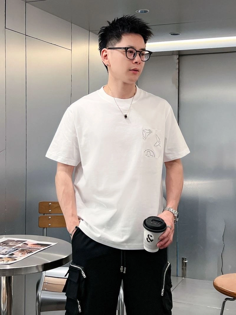 Bargain Louis Vuitton T-Shirts