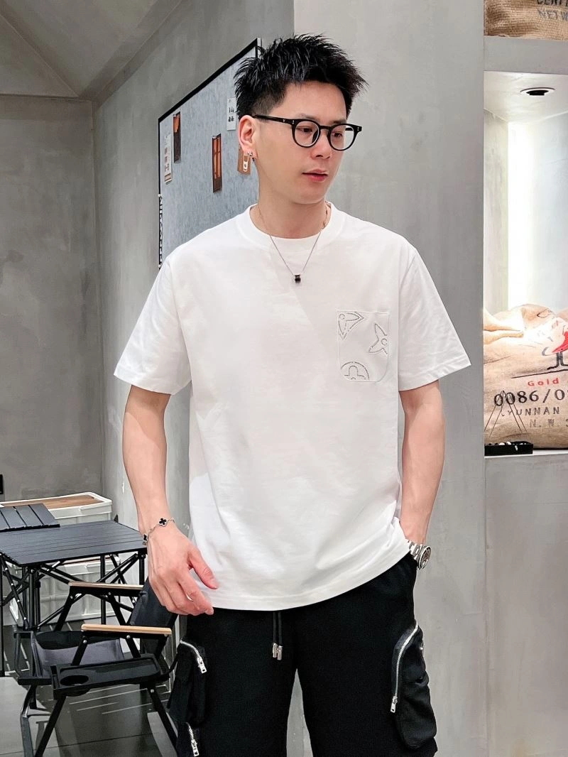 Bargain Louis Vuitton T-Shirts