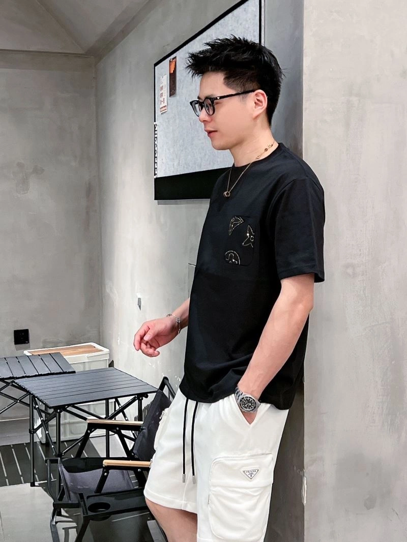Top match Louis Vuitton T-Shirts