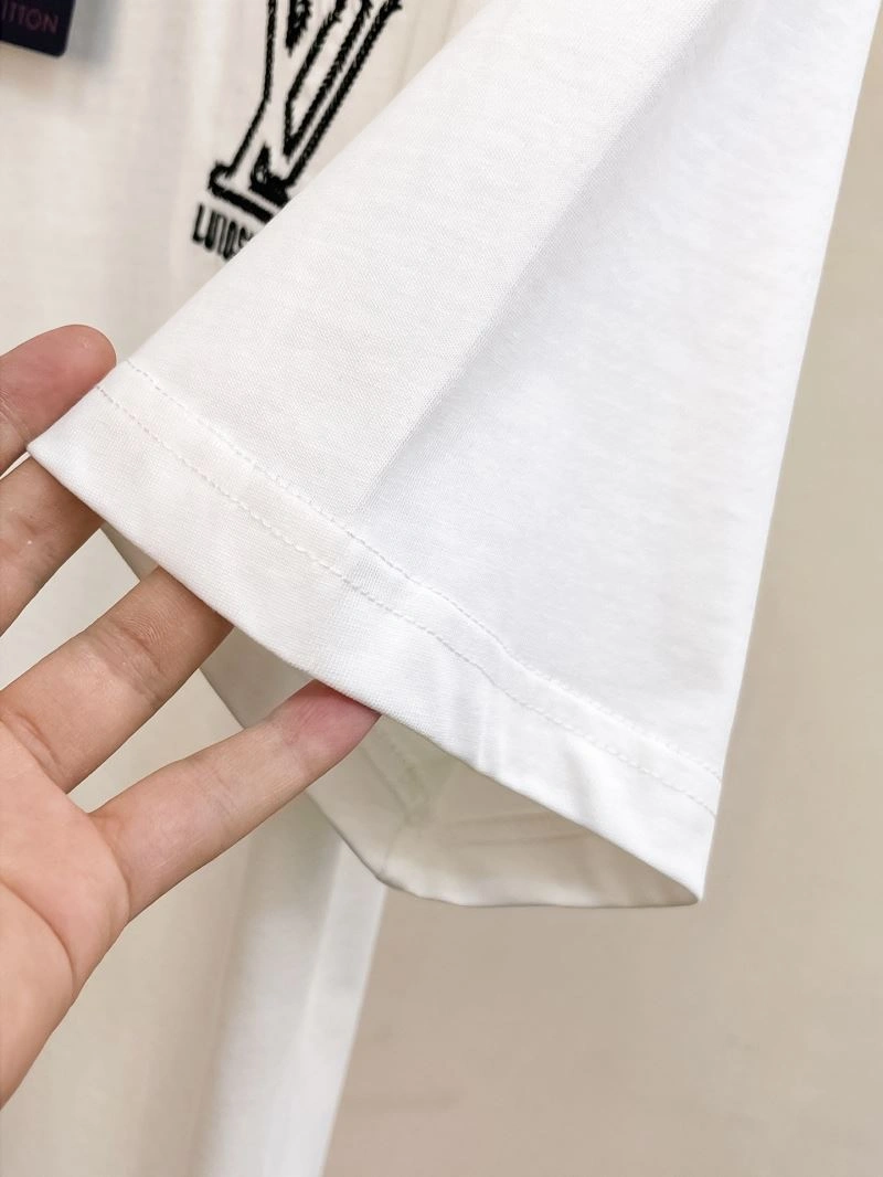 Exact replica Louis Vuitton T-Shirts